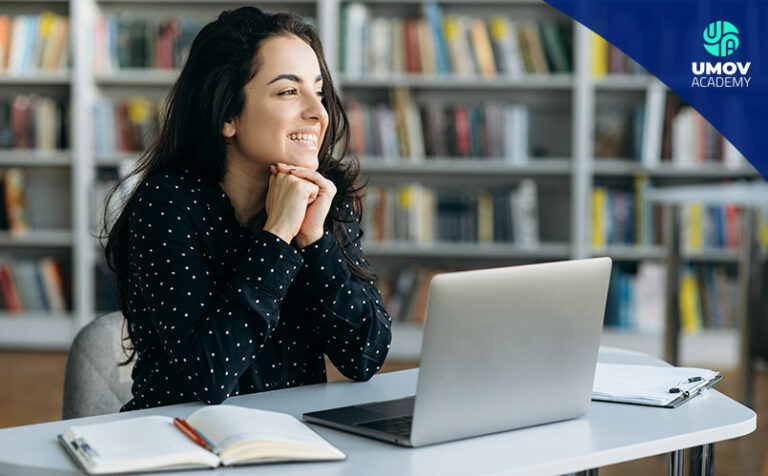 Estudio en UMOV y recomiendo la universidad